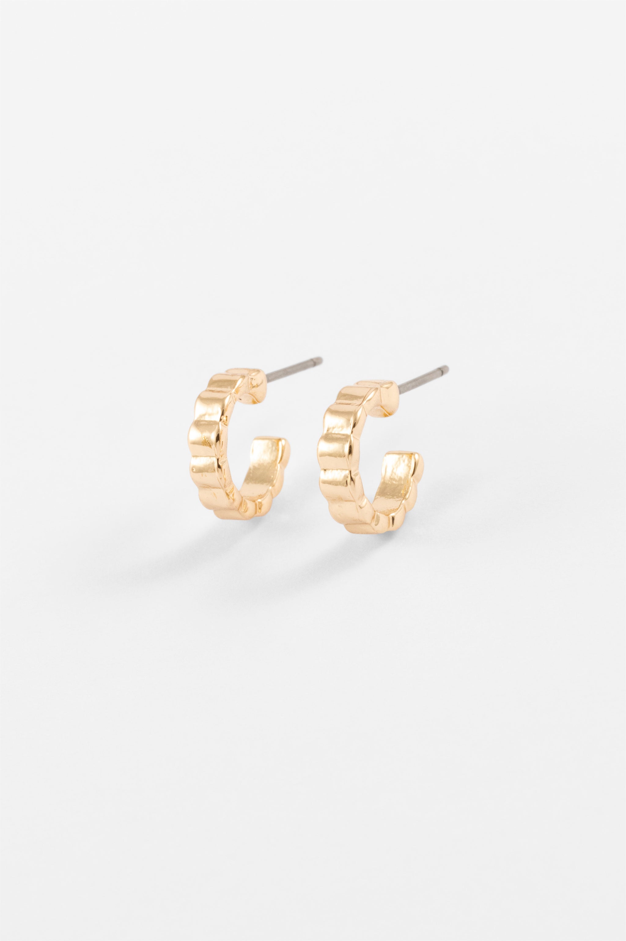 GOLD SMALL C SHAPED HOOP WITH RIDIGID BUBBLE EDGE