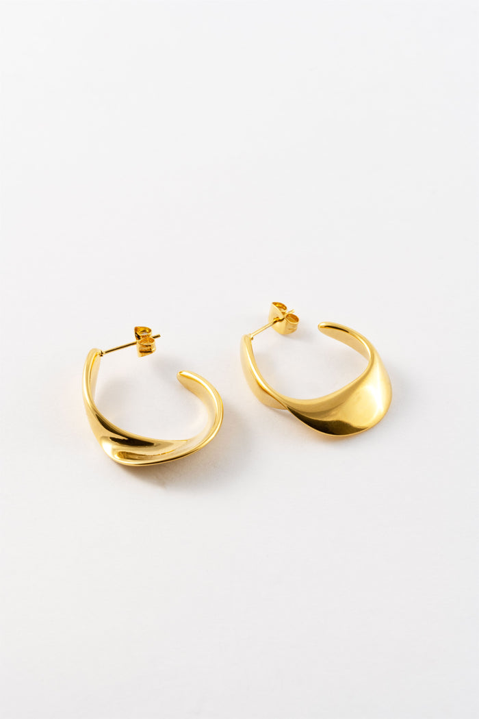 WATERPROOF GOLD LOOSE TWIST C SHAPE HOOPS