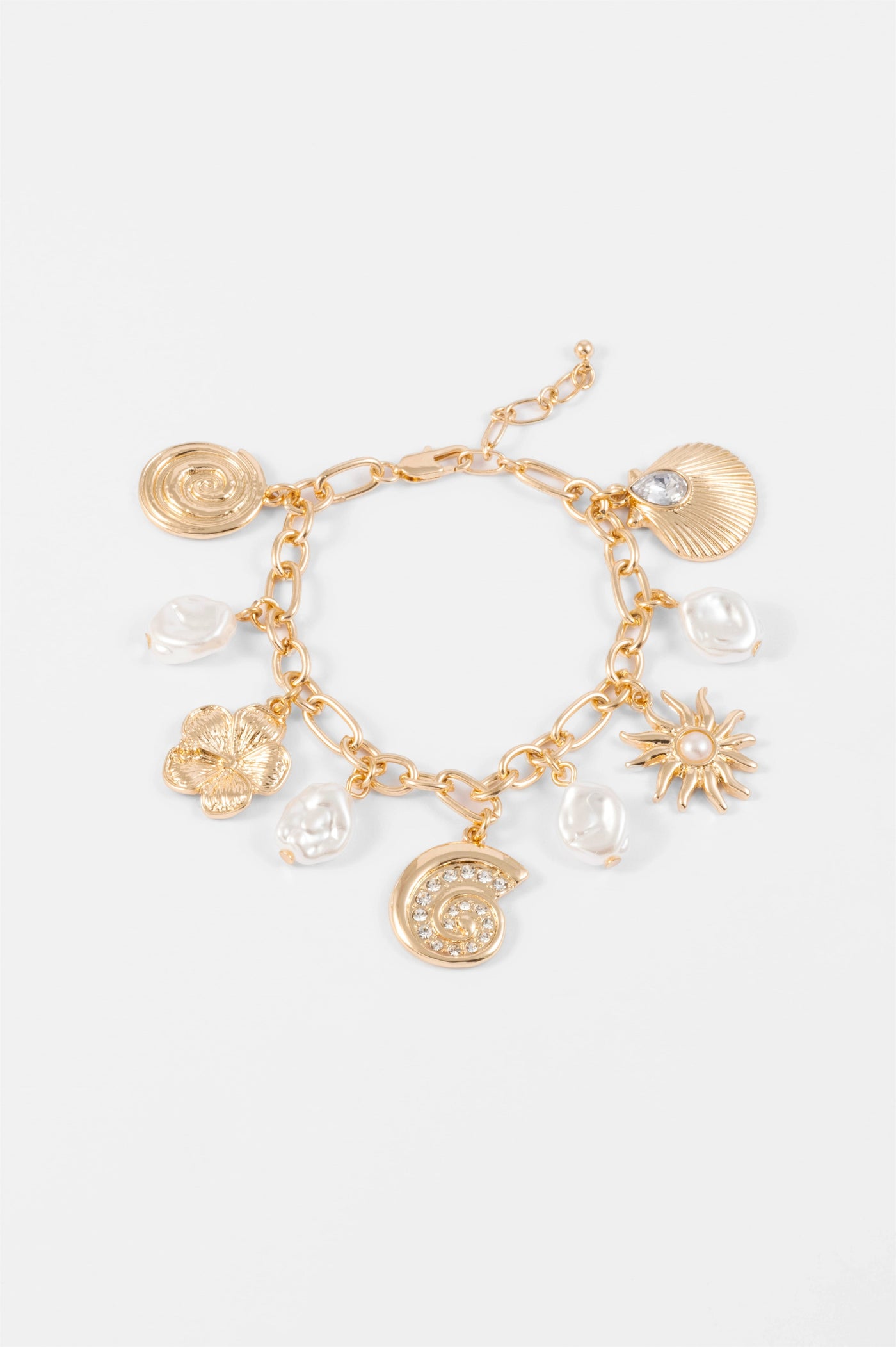 GOLD PEARL CHARM WRISTWEAR